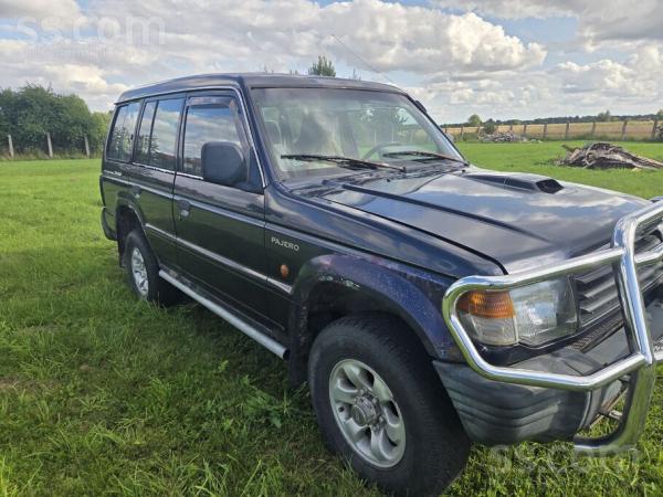 Zaļš Mitsubishi Pajero 1996 Tukums, ar dzinēja tilpumu 2.80 L un nobraukumu 265 tūkst. km par 1000 €, foto 3 vietnē AUTOMOTO.COM.LV