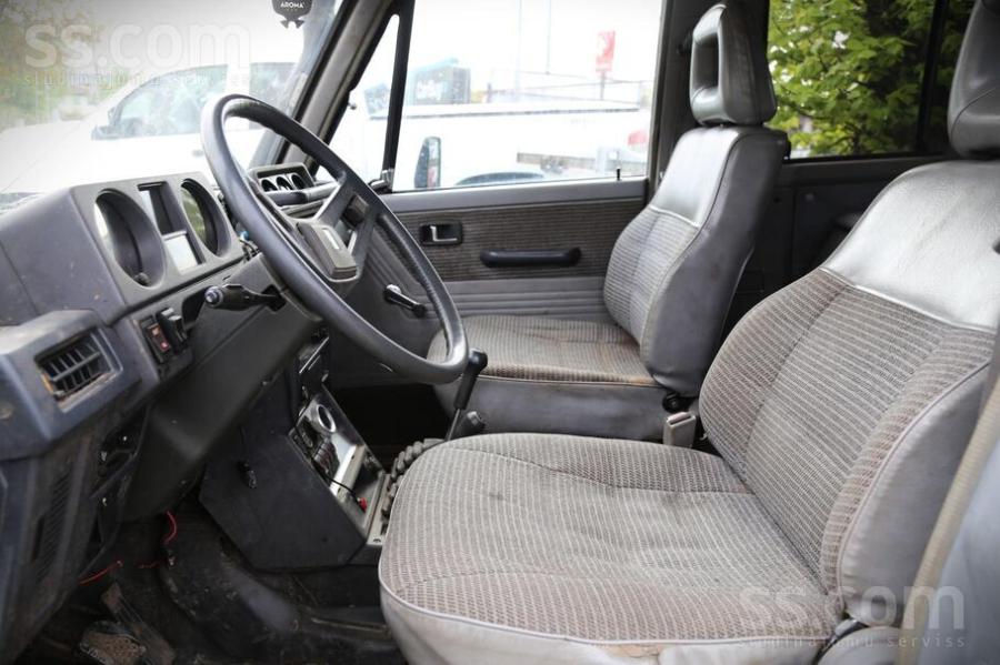 Pelēks Mitsubishi Pajero 1986 Rīga, ar dzinēja tilpumu 2.50 L un nobraukumu 239 tūkst. km par 4495 €, foto 5 vietnē AUTOMOTO.COM.LV