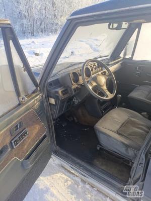 Pelēks Mitsubishi Pajero 1992 Viļņa, ar dzinēja tilpumu 2.50 L un nobraukumu 400 tūkst. km par 2500 €, foto 11 vietnē AUTOMOTO.COM.LV