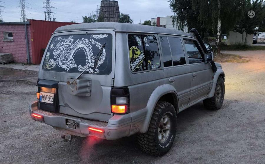 Grey Mitsubishi Pajero 1992 in Kaunas, with an engine capacity of 2.97 L and mileage of 270 thousand km for 999 €, photo 5 on AUTOMOTO.COM.LV