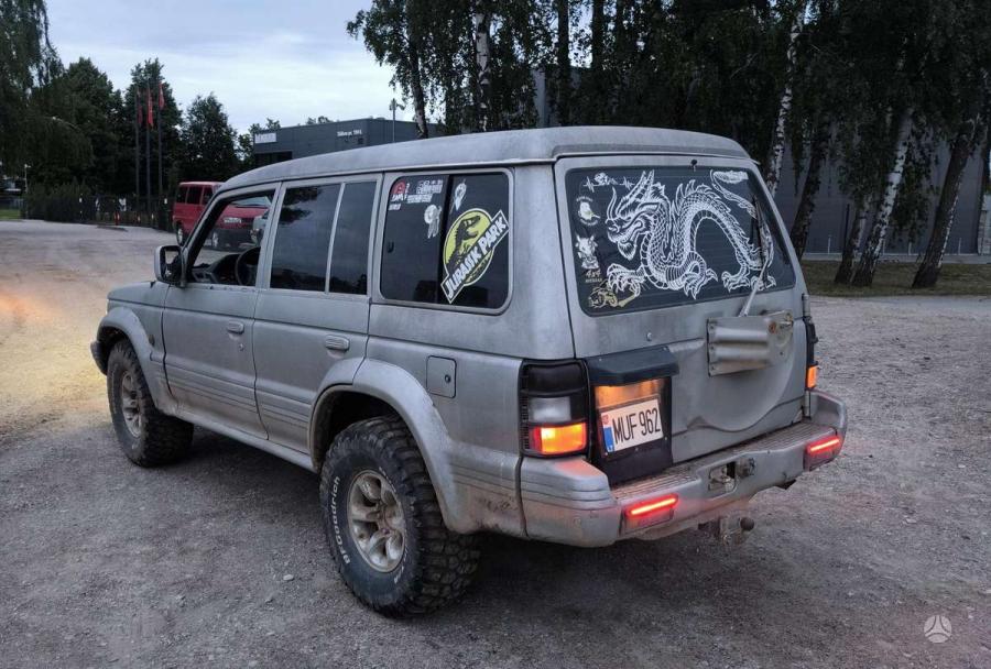 Grey Mitsubishi Pajero 1992 in Kaunas, with an engine capacity of 2.97 L and mileage of 270 thousand km for 999 €, photo 7 on AUTOMOTO.COM.LV