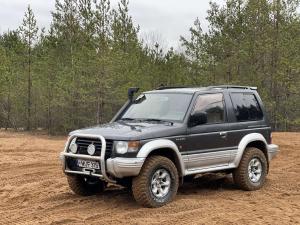Grey Mitsubishi Pajero 1994 in Vilnius, with an engine capacity of 2.48 L and mileage of 350 thousand km for 3850 €, photo  on AUTOMOTO.COM.LV