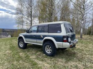 Pelēks Mitsubishi Pajero 1994 Alūksne, ar dzinēja tilpumu 2.50 L un nobraukumu 367 tūkst. km par 6500 €, foto 4 vietnē AUTOMOTO.COM.LV