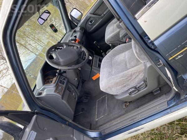Grey Mitsubishi Pajero 1994 in Aluksne, with an engine capacity of 2.50 L and mileage of 367 thousand km for 6500 €, photo 7 on AUTOMOTO.COM.LV
