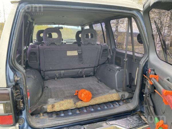 Grey Mitsubishi Pajero 1994 in Aluksne, with an engine capacity of 2.50 L and mileage of 367 thousand km for 6500 €, photo 8 on AUTOMOTO.COM.LV