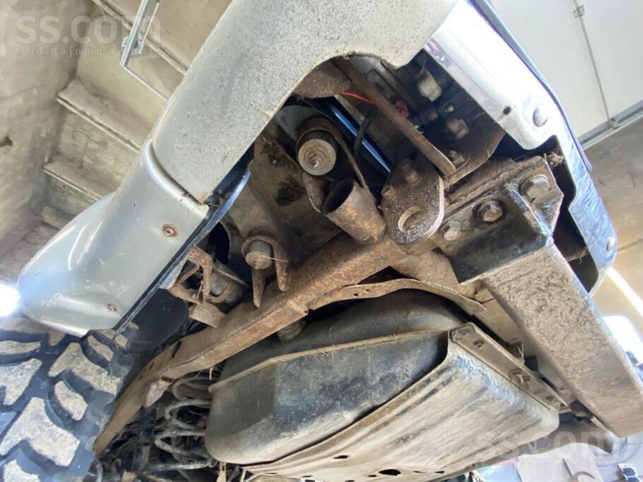 Pelēks Mitsubishi Pajero 1994 Alūksne, ar dzinēja tilpumu 2.50 L un nobraukumu 367 tūkst. km par 6500 €, foto 12 vietnē AUTOMOTO.COM.LV
