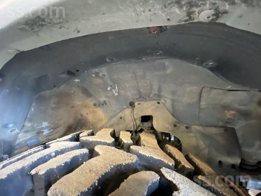 Pelēks Mitsubishi Pajero 1994 Alūksne, ar dzinēja tilpumu 2.50 L un nobraukumu 367 tūkst. km par 6500 €, foto 17 vietnē AUTOMOTO.COM.LV