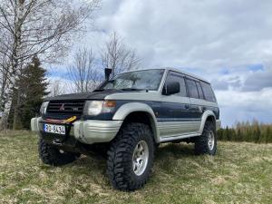 Pelēks Mitsubishi Pajero 1994 Alūksne, ar dzinēja tilpumu 2.50 L un nobraukumu 367 tūkst. km par 6350 €, foto  vietnē AUTOMOTO.COM.LV