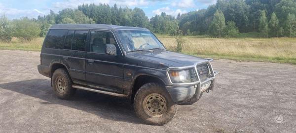 Grey Mitsubishi Pajero 1994 in Moletai, with an engine capacity of 2.48 L and mileage of 330 thousand km for 2500 €, photo 1 on AUTOMOTO.COM.LV