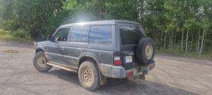 Grey Mitsubishi Pajero 1994 in Moletai, with an engine capacity of 2.48 L and mileage of 330 thousand km for 2500 €, photo 4 on AUTOMOTO.COM.LV