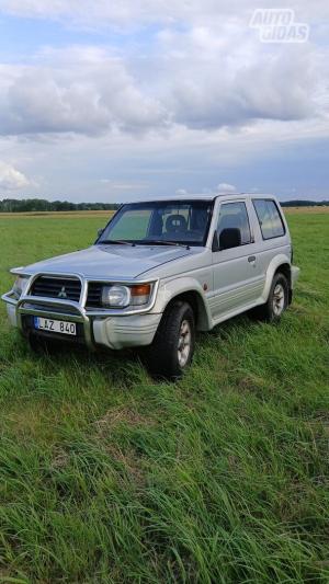Pelēks Mitsubishi Pajero 1995 Kauņa, ar dzinēja tilpumu 2.50 L un nobraukumu 313 tūkst. km par 3950 €, foto  vietnē AUTOMOTO.COM.LV