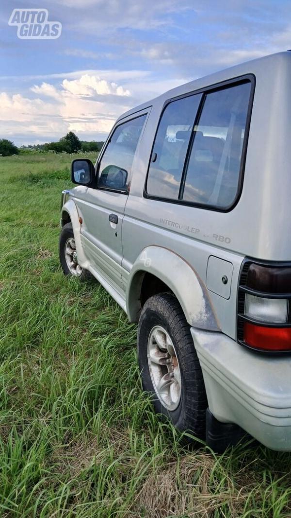 Grey Mitsubishi Pajero 1995 in Kaunas, with an engine capacity of 2.50 L and mileage of 313 thousand km for 3950 €, photo 5 on AUTOMOTO.COM.LV