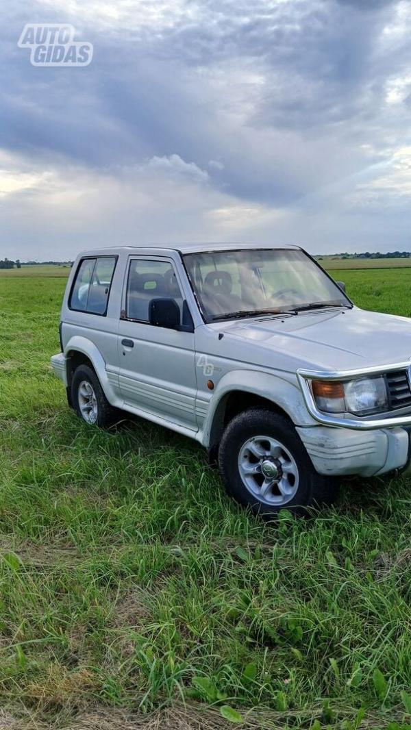 Grey Mitsubishi Pajero 1995 in Kaunas, with an engine capacity of 2.50 L and mileage of 313 thousand km for 3650 €, photo 3 on AUTOMOTO.COM.LV