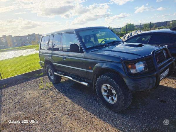 Pelēks Mitsubishi Pajero 1995 Kauņa, ar dzinēja tilpumu 2.84 L un nobraukumu 320 tūkst. km par 2800 €, foto 3 vietnē AUTOMOTO.COM.LV
