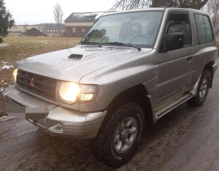 Grey Mitsubishi Pajero 1998 in Panevezys, with an engine capacity of 2.84 L and mileage of 166 thousand km for 4200 €, photo 8 on AUTOMOTO.COM.LV