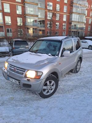 Grey Mitsubishi Pajero 2000 in Klaipeda, with an engine capacity of 3.20 L and mileage of 267 thousand km for 1800 €, photo  on AUTOMOTO.COM.LV
