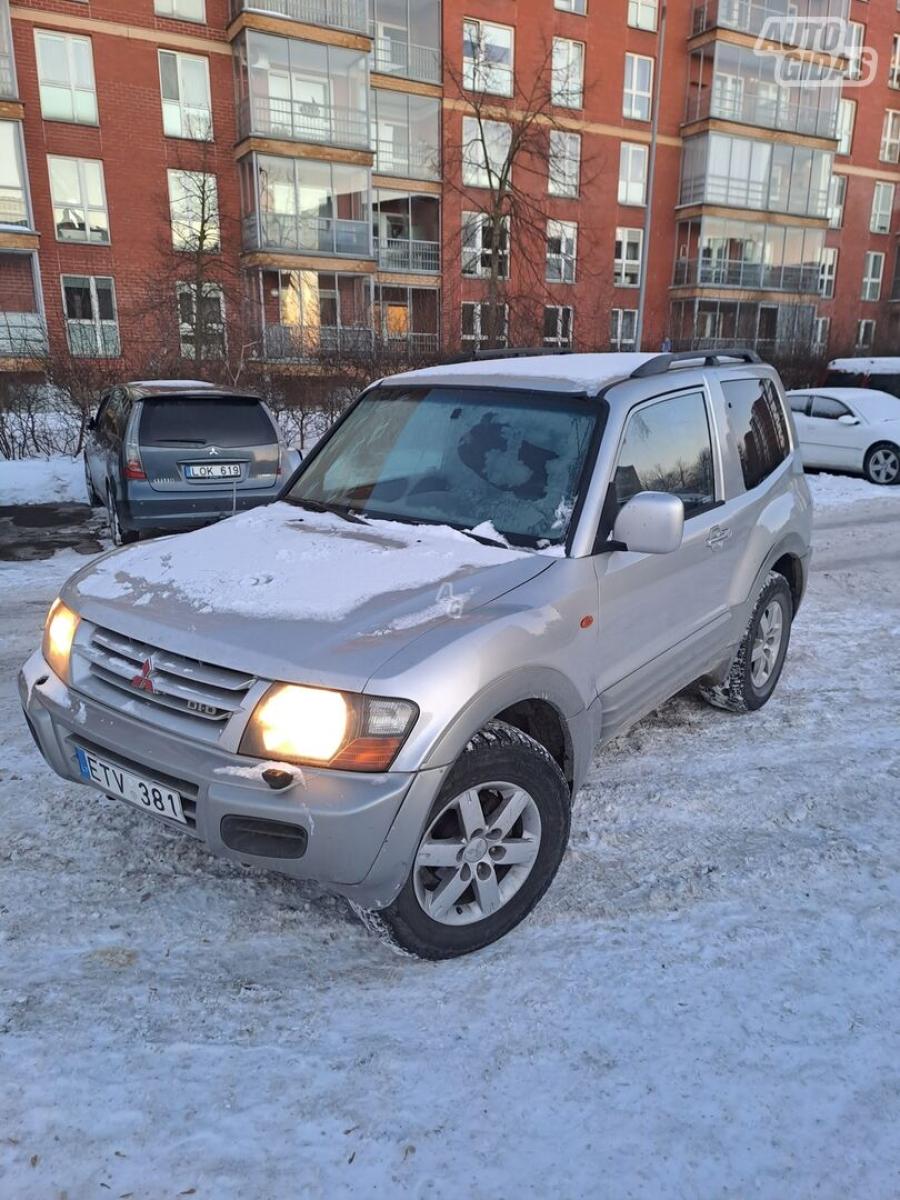 Grey Mitsubishi Pajero 2000 in Klaipeda, with an engine capacity of 3.20 L and mileage of 267 thousand km for 1800 €, photo 1 on AUTOMOTO.COM.LV