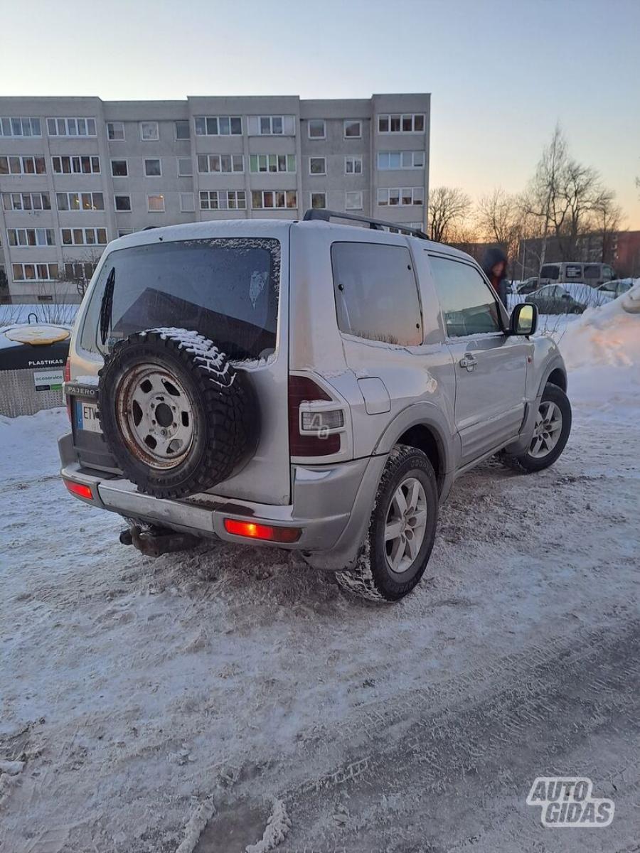 Grey Mitsubishi Pajero 2000 in Klaipeda, with an engine capacity of 3.20 L and mileage of 267 thousand km for 1800 €, photo 3 on AUTOMOTO.COM.LV