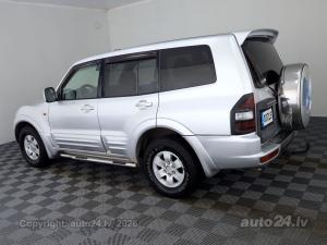 Pelēks Mitsubishi Pajero 2000 Tallina, ar dzinēja tilpumu 3.20 L un nobraukumu 339 tūkst. km par 2499 €, foto 5 vietnē AUTOMOTO.COM.LV