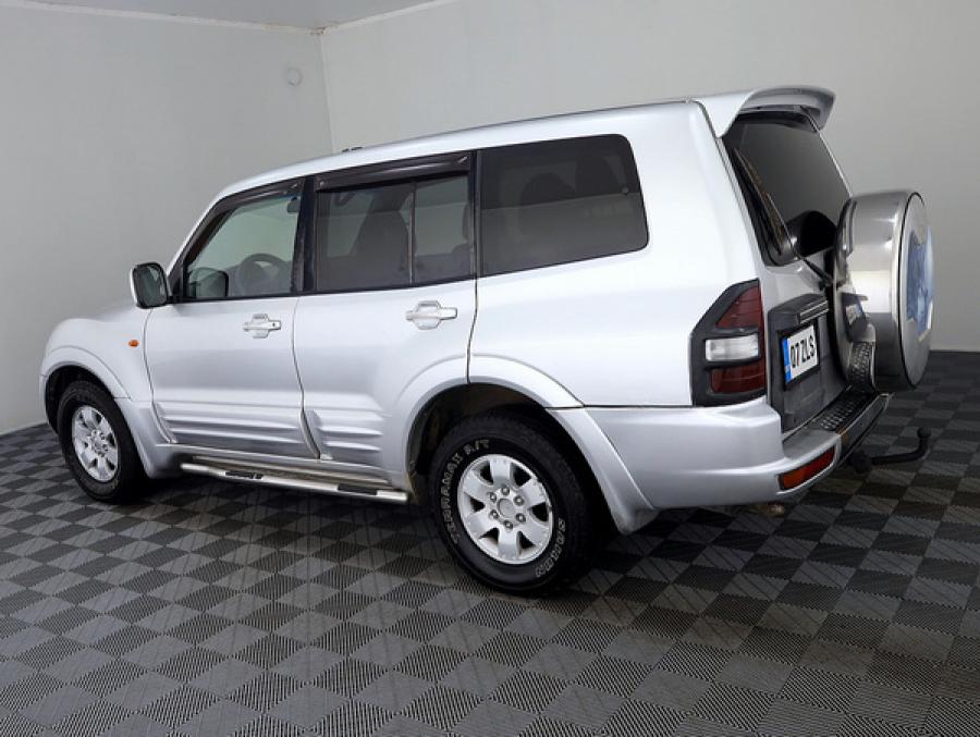 Grey Mitsubishi Pajero 2000 in Tallinn, with an engine capacity of 3.20 L and mileage of 339 thousand km for 1999 €, photo 5 on AUTOMOTO.COM.LV