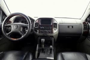 Grey Mitsubishi Pajero 2000 in Tallinn, with an engine capacity of 3.20 L and mileage of 339 thousand km for 1999 €, photo 6 on AUTOMOTO.COM.LV