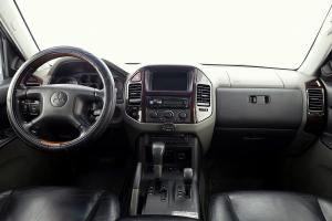 Grey Mitsubishi Pajero 2000 in Tallinn, with an engine capacity of 3.20 L and mileage of 339 thousand km for 1999 €, photo 14 on AUTOMOTO.COM.LV