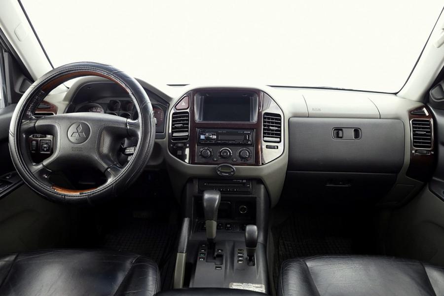 Grey Mitsubishi Pajero 2000 in Tallinn, with an engine capacity of 3.20 L and mileage of 339 thousand km for 1999 €, photo 14 on AUTOMOTO.COM.LV
