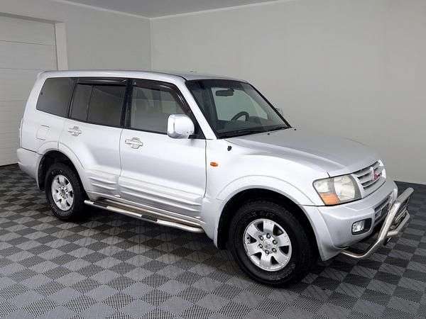 Grey Mitsubishi Pajero 2000 in Tallinn, with an engine capacity of 3.20 L and mileage of 339 thousand km for 1799 €, photo 1 on AUTOMOTO.COM.LV