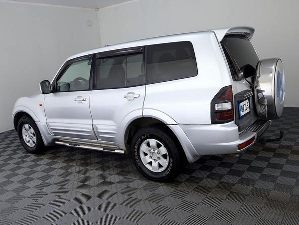 Grey Mitsubishi Pajero 2000 in Tallinn, with an engine capacity of 3.20 L and mileage of 339 thousand km for 1799 €, photo 5 on AUTOMOTO.COM.LV