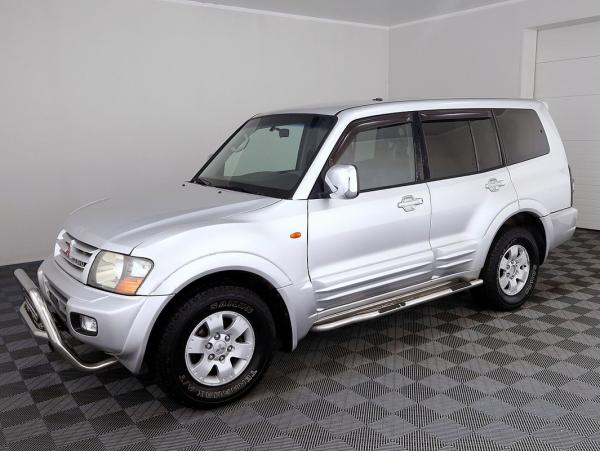 Grey Mitsubishi Pajero 2000 in Tallinn, with an engine capacity of 3.20 L and mileage of 339 thousand km for 1799 €, photo 11 on AUTOMOTO.COM.LV