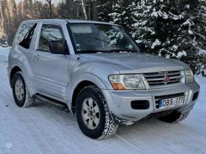 Pelēks Mitsubishi Pajero 2001 Mažeikiai, ar dzinēja tilpumu 3.20 L un nobraukumu 321 tūkst. km par 2700 €, foto 3 vietnē AUTOMOTO.COM.LV