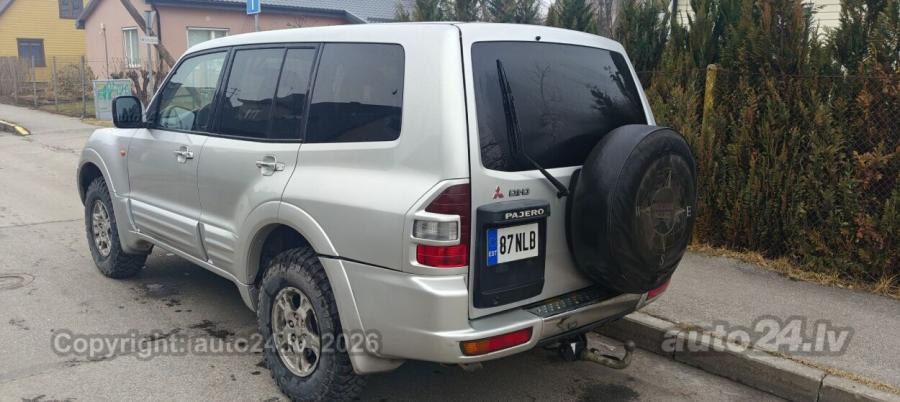 Pelēks Mitsubishi Pajero 2001 Tallina, ar dzinēja tilpumu 3.20 L un nobraukumu 247 tūkst. km par 5500 €, foto 3 vietnē AUTOMOTO.COM.LV