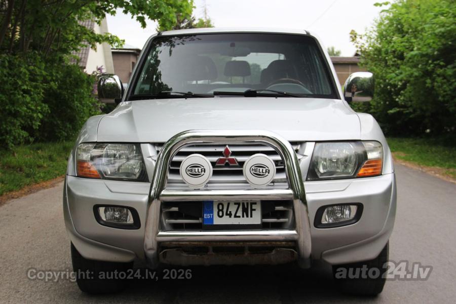 Pelēks Mitsubishi Pajero 2001 Tartu, ar dzinēja tilpumu 3.20 L un nobraukumu 297 tūkst. km par 2999 €, foto 3 vietnē AUTOMOTO.COM.LV