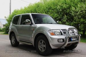 Pelēks Mitsubishi Pajero 2001 Tartu, ar dzinēja tilpumu 3.20 L un nobraukumu 297 tūkst. km par 2999 €, foto 4 vietnē AUTOMOTO.COM.LV