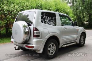 Pelēks Mitsubishi Pajero 2001 Tartu, ar dzinēja tilpumu 3.20 L un nobraukumu 297 tūkst. km par 2999 €, foto 5 vietnē AUTOMOTO.COM.LV