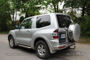 Pelēks Mitsubishi Pajero 2001 Tartu, ar dzinēja tilpumu 3.20 L un nobraukumu 297 tūkst. km par 2999 €, foto 6 vietnē AUTOMOTO.COM.LV