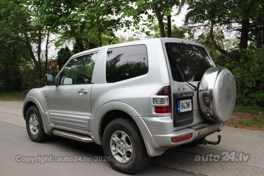 Pelēks Mitsubishi Pajero 2001 Tartu, ar dzinēja tilpumu 3.20 L un nobraukumu 297 tūkst. km par 2999 €, foto 6 vietnē AUTOMOTO.COM.LV