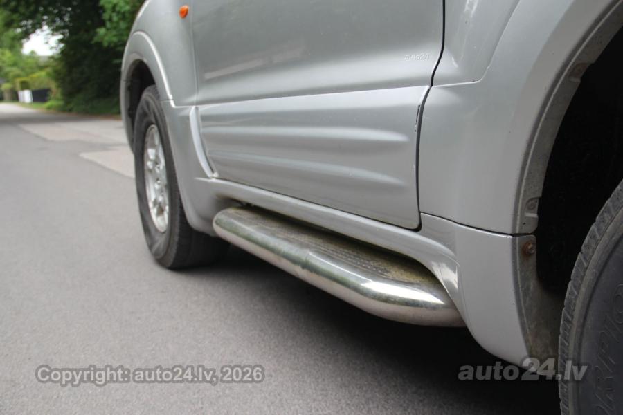 Pelēks Mitsubishi Pajero 2001 Tartu, ar dzinēja tilpumu 3.20 L un nobraukumu 297 tūkst. km par 2999 €, foto 7 vietnē AUTOMOTO.COM.LV