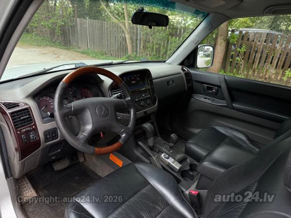 Pelēks Mitsubishi Pajero 2001 Tartu, ar dzinēja tilpumu 3.20 L un nobraukumu 297 tūkst. km par 2999 €, foto 9 vietnē AUTOMOTO.COM.LV