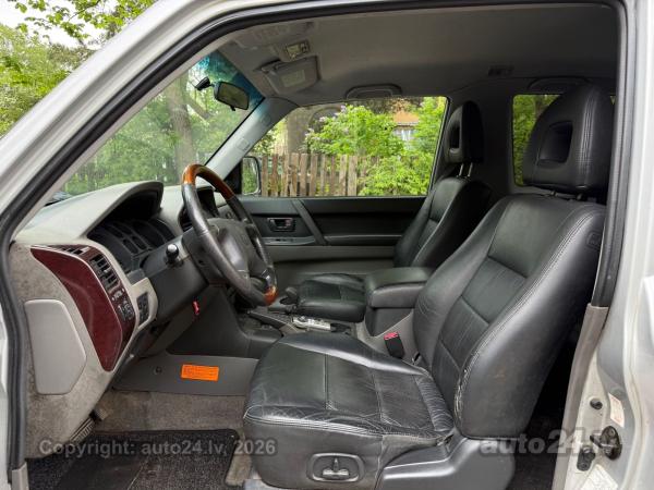 Pelēks Mitsubishi Pajero 2001 Tartu, ar dzinēja tilpumu 3.20 L un nobraukumu 297 tūkst. km par 2999 €, foto 10 vietnē AUTOMOTO.COM.LV