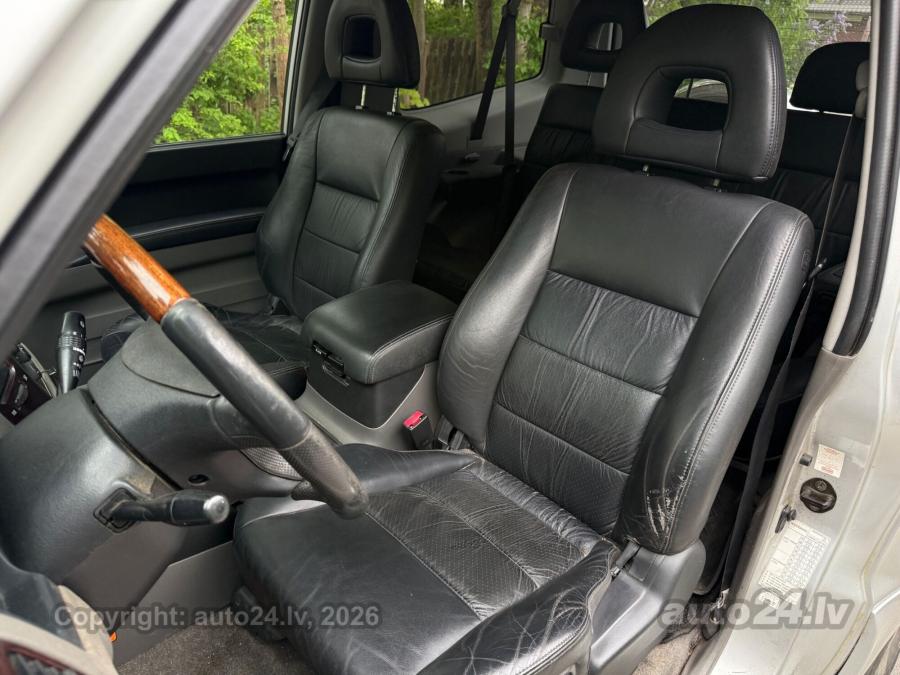 Pelēks Mitsubishi Pajero 2001 Tartu, ar dzinēja tilpumu 3.20 L un nobraukumu 297 tūkst. km par 2999 €, foto 12 vietnē AUTOMOTO.COM.LV