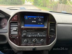 Pelēks Mitsubishi Pajero 2001 Tartu, ar dzinēja tilpumu 3.20 L un nobraukumu 297 tūkst. km par 2999 €, foto 16 vietnē AUTOMOTO.COM.LV