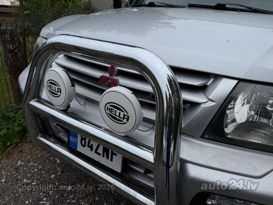 Pelēks Mitsubishi Pajero 2001 Tartu, ar dzinēja tilpumu 3.20 L un nobraukumu 297 tūkst. km par 2999 €, foto 21 vietnē AUTOMOTO.COM.LV