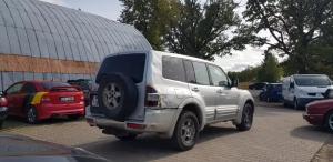 Grey Mitsubishi Pajero 2001 in Valmiera, with an engine capacity of 3.20 L and mileage of 586 thousand km for 2350 €, photo 4 on AUTOMOTO.COM.LV