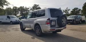 Grey Mitsubishi Pajero 2001 in Valmiera, with an engine capacity of 3.20 L and mileage of 586 thousand km for 2350 €, photo 6 on AUTOMOTO.COM.LV