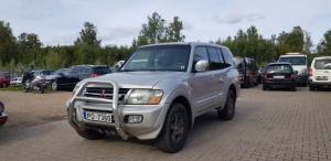 Grey Mitsubishi Pajero 2001 in Valmiera, with an engine capacity of 3.20 L and mileage of 586 thousand km for 2350 €, photo 8 on AUTOMOTO.COM.LV