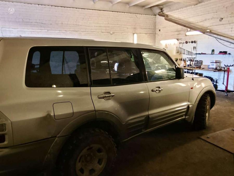 Grey Mitsubishi Pajero 2001 in Pasvalys, with an engine capacity of 3.20 L and mileage of 150 thousand km for 1 €, photo 4 on AUTOMOTO.COM.LV