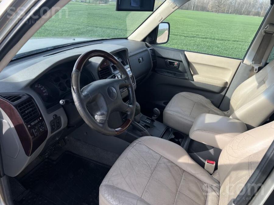 Pelēks Mitsubishi Pajero 2002 Jelgava, ar dzinēja tilpumu 3.20 L un nobraukumu 316 tūkst. km par 1995 €, foto 4 vietnē AUTOMOTO.COM.LV
