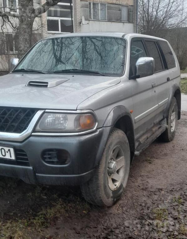 Grey Mitsubishi Pajero 2002 in Preili, with an engine capacity of 2.50 L and mileage of 327 thousand km for 1950 €, photo 1 on AUTOMOTO.COM.LV