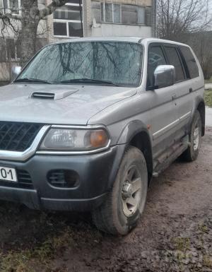 Pelēks Mitsubishi Pajero 2002 Preiļi, ar dzinēja tilpumu 2.50 L un nobraukumu 327 tūkst. km par 1950 €, foto  vietnē AUTOMOTO.COM.LV